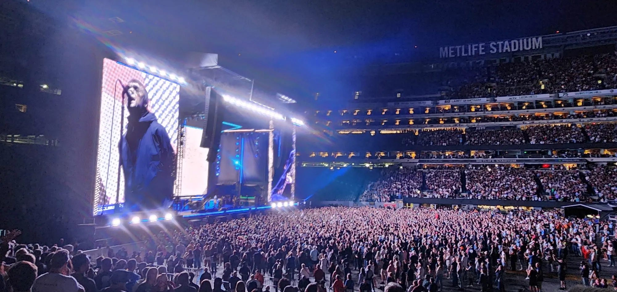 Oasis Triumphs at MetLife Stadium With Reunion Shows on “Live ’25” Tour ...